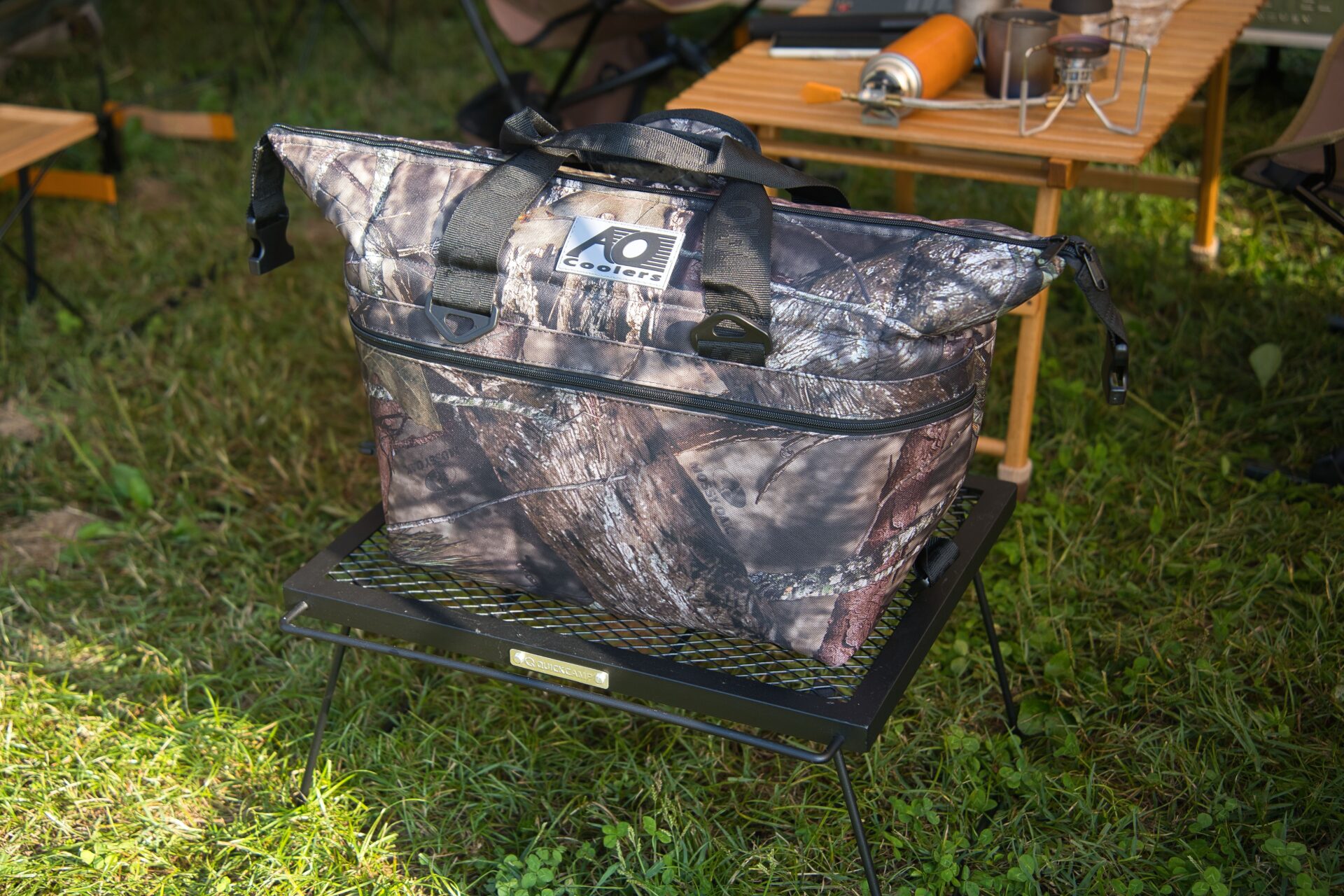 焚き火にサイドに何でもOK！ONOE×QUICKCAMPアイアンメッシュテーブルがキャンプに超便利